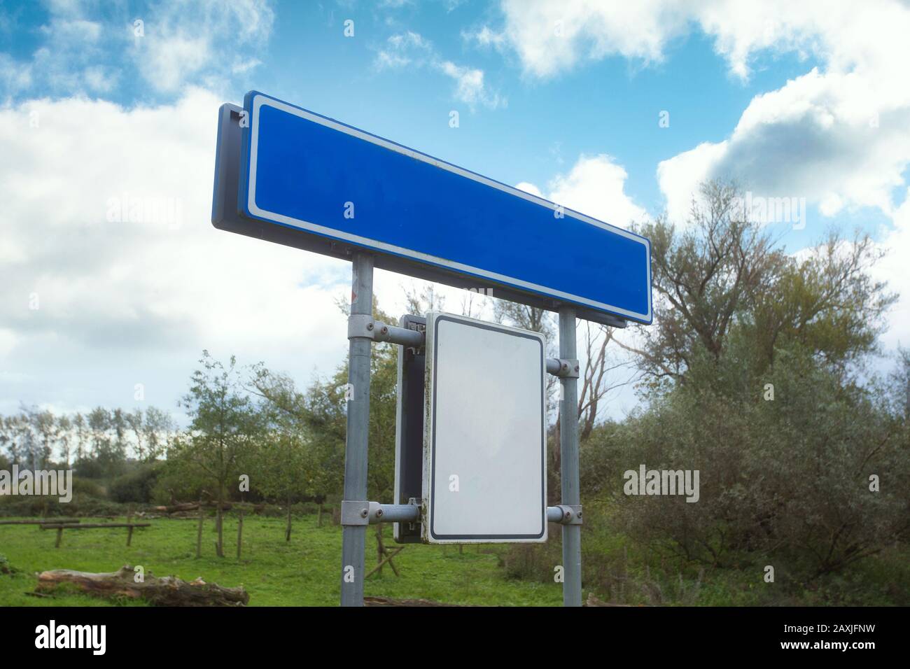 Cartello blu Vuoto con nome stradale, segnaletica stradale Isolata ...