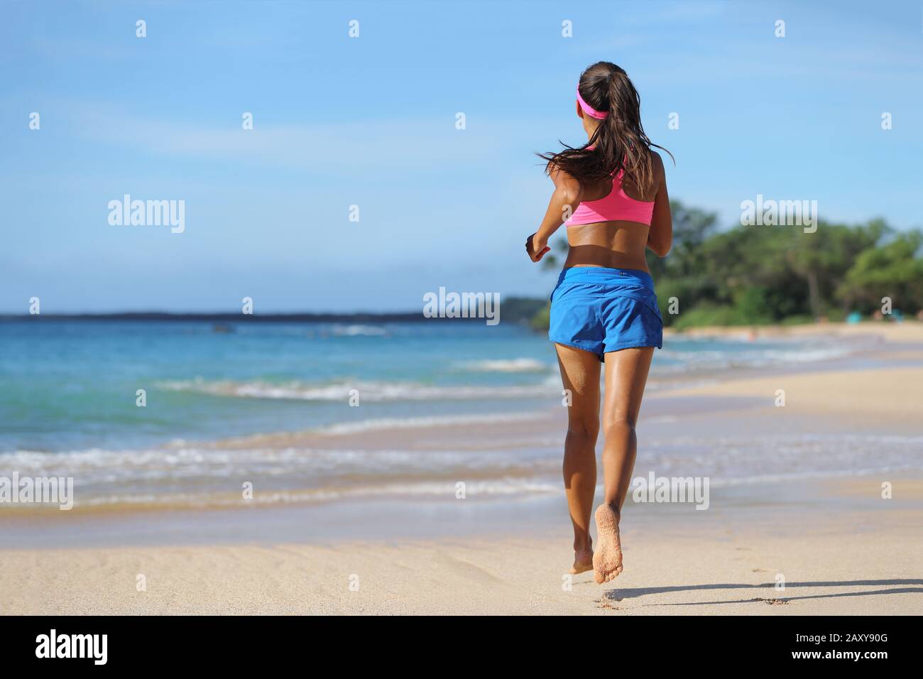 Cosce donna immagini e fotografie stock ad alta risoluzione - Alamy