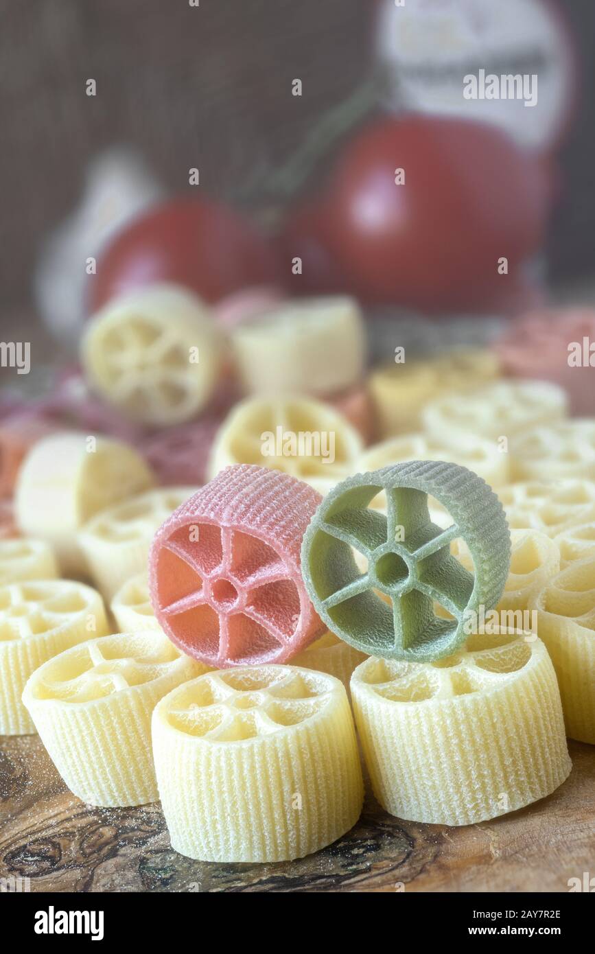 Ruote di pasta immagini e fotografie stock ad alta risoluzione - Alamy