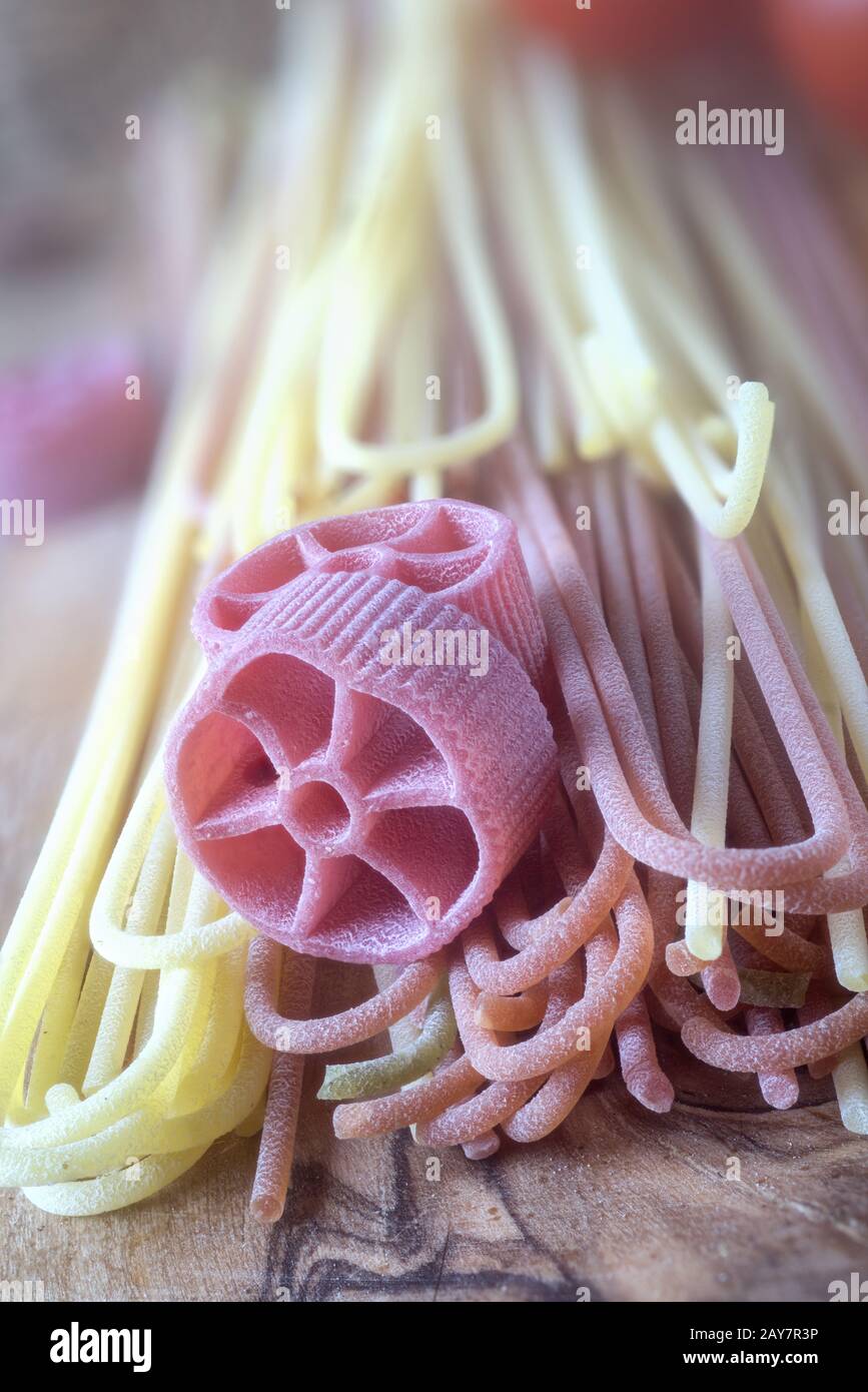 Ruote di pasta immagini e fotografie stock ad alta risoluzione - Alamy