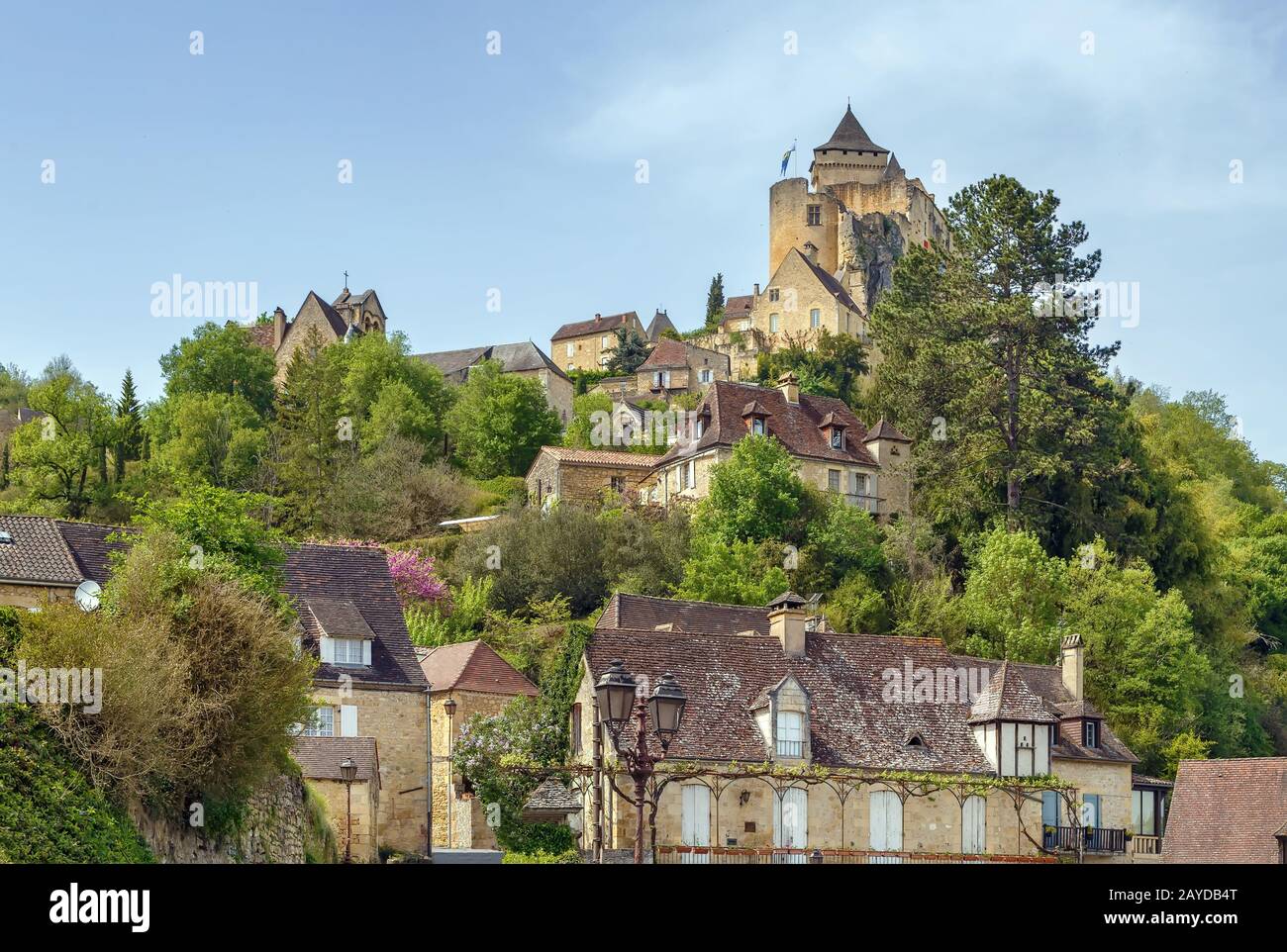 Il villaggio e il castello di castelnaud immagini e fotografie stock ad ...