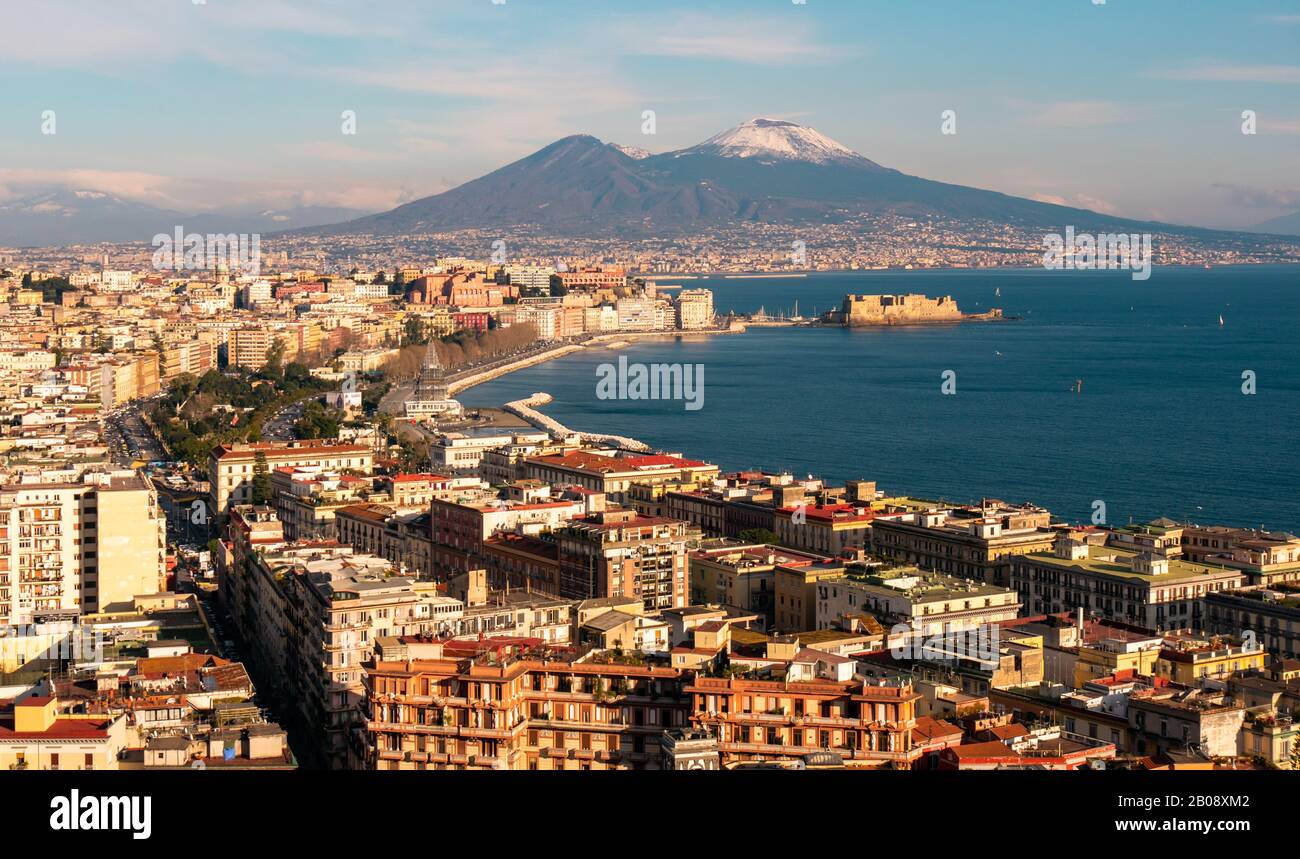 Vulcano vesuvio e il golfo di napoli immagini e fotografie stock ad ...
