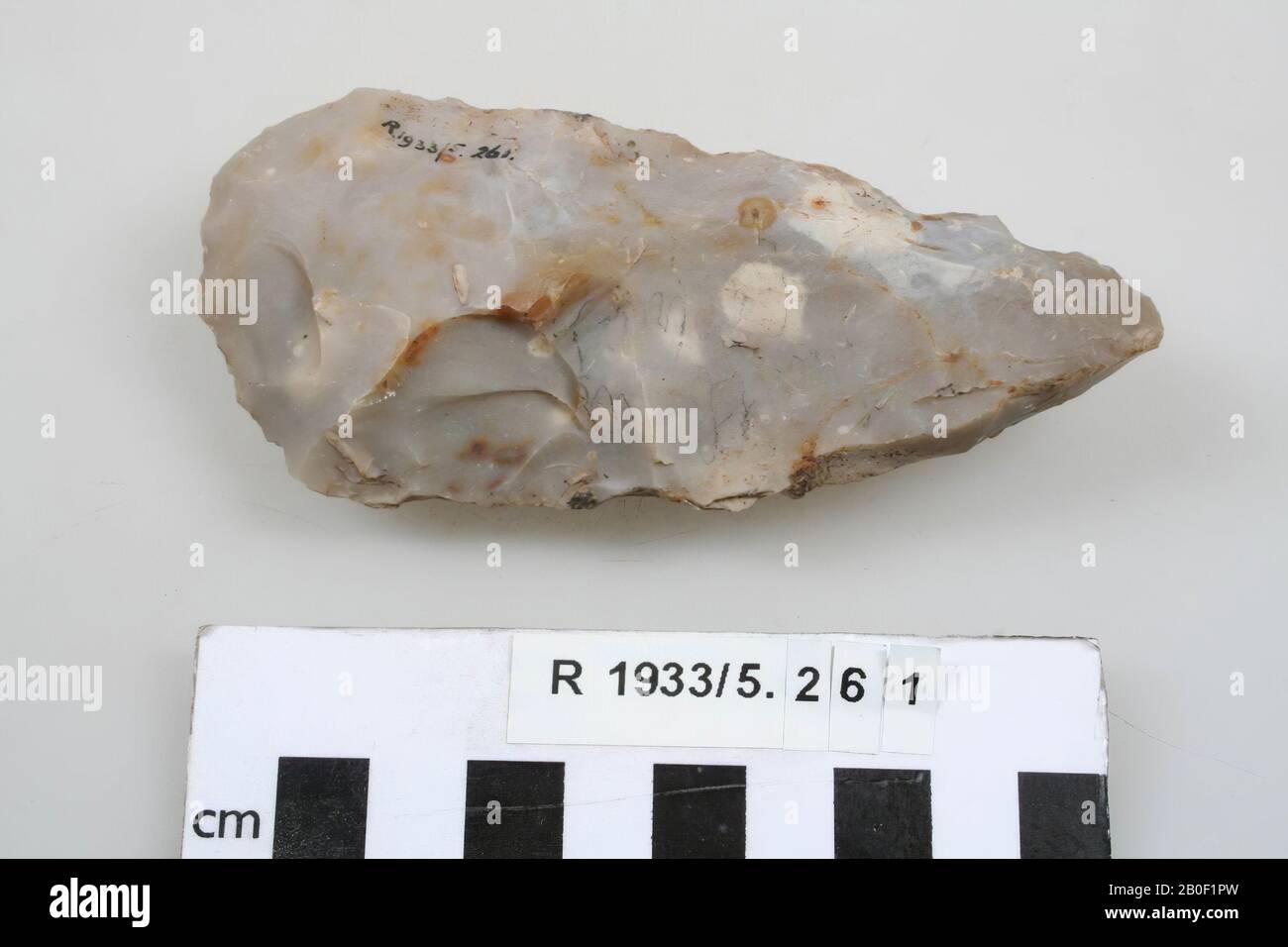 Chopper stone prehistory immagini e fotografie stock ad alta ...