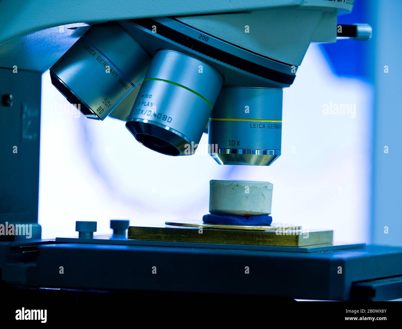 Microscopio tecnico immagini e fotografie stock ad alta risoluzione - Alamy