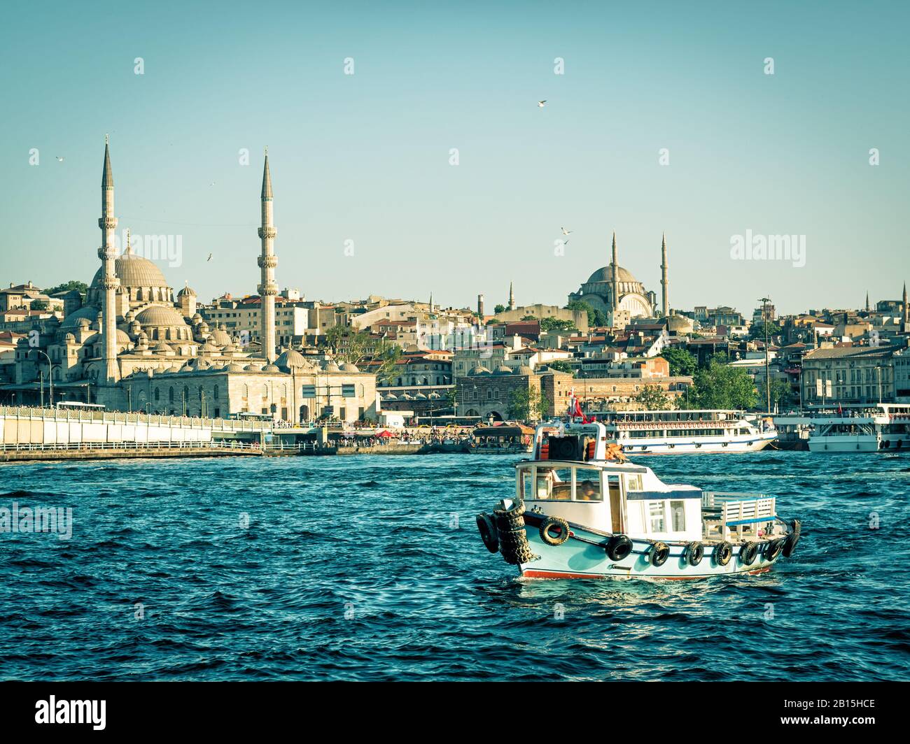 Pescare nel bosforo immagini e fotografie stock ad alta risoluzione - Alamy