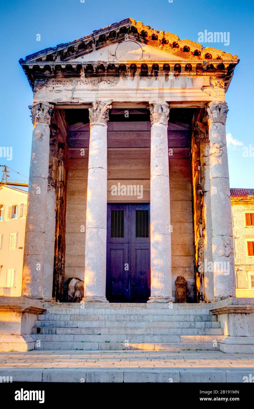 Pola antico immagini e fotografie stock ad alta risoluzione - Alamy