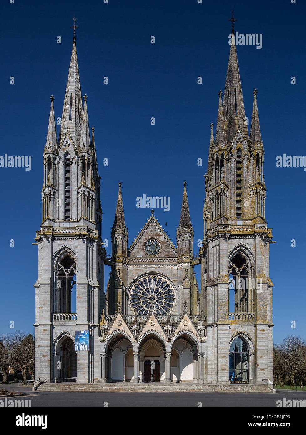 Notre dame de pontmain immagini e fotografie stock ad alta risoluzione ...