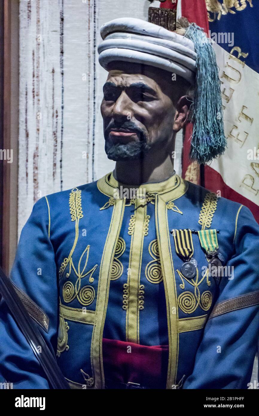 Musée de l'Emperi,Salon-de-Provence : Sous-Officier du 4ème Régiment de ...