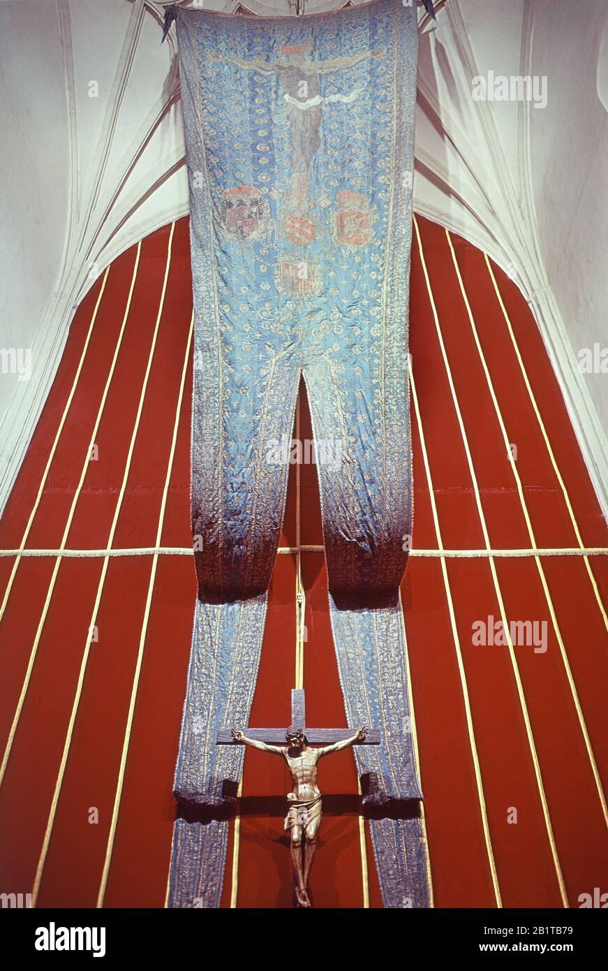 BANDERA DE LEPANTO Y CRUCIFIJO DEL SIGLO XVI UBICAZIONE: MUSEO HOSPITAL ...