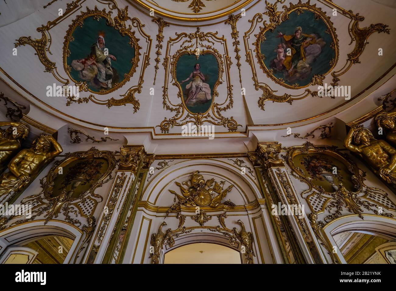 Rococo architecture immagini e fotografie stock ad alta risoluzione - Alamy