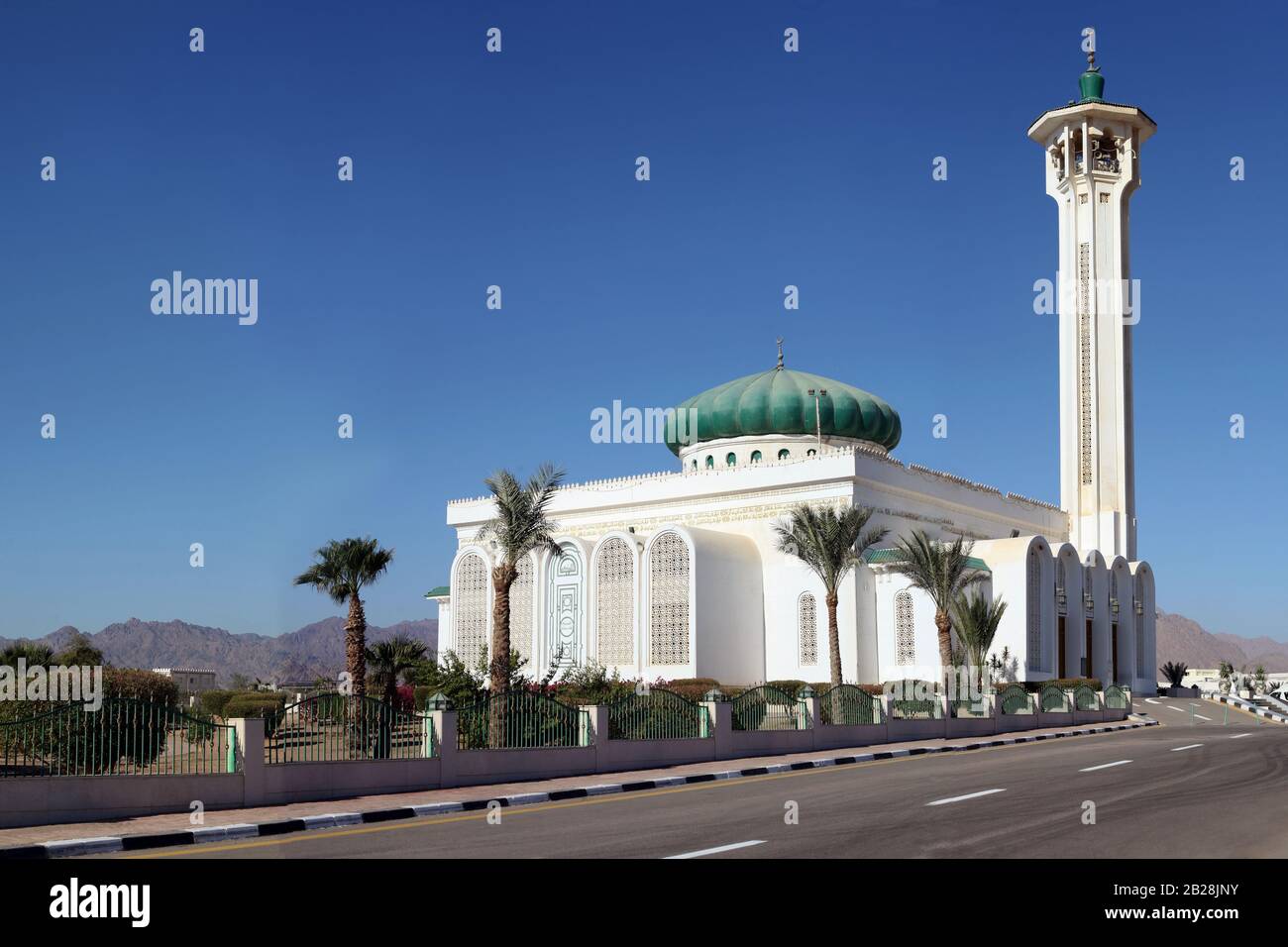 Moschea Mubarak, chiesa islamica in Egitto città. Grande moschea a ...