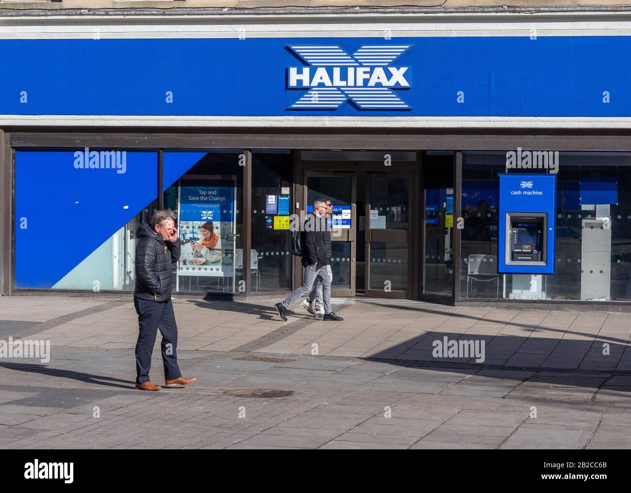 Banca atm halifax immagini e fotografie stock ad alta risoluzione - Alamy