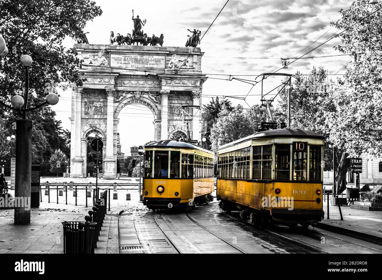 Milano tram arco della pace immagini e fotografie stock ad alta ...