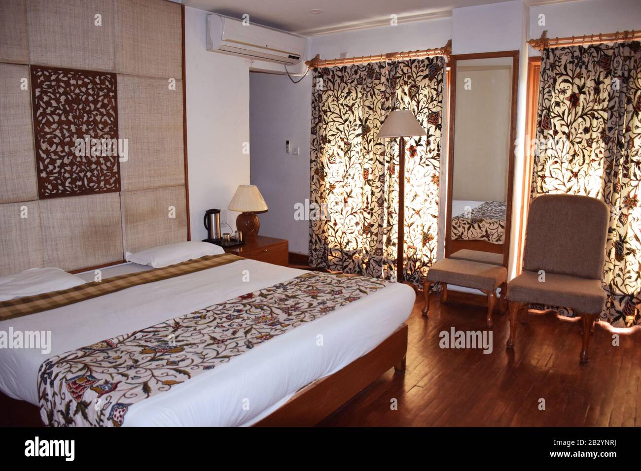 Camera grande dell'hotel immagini e fotografie stock ad alta ...