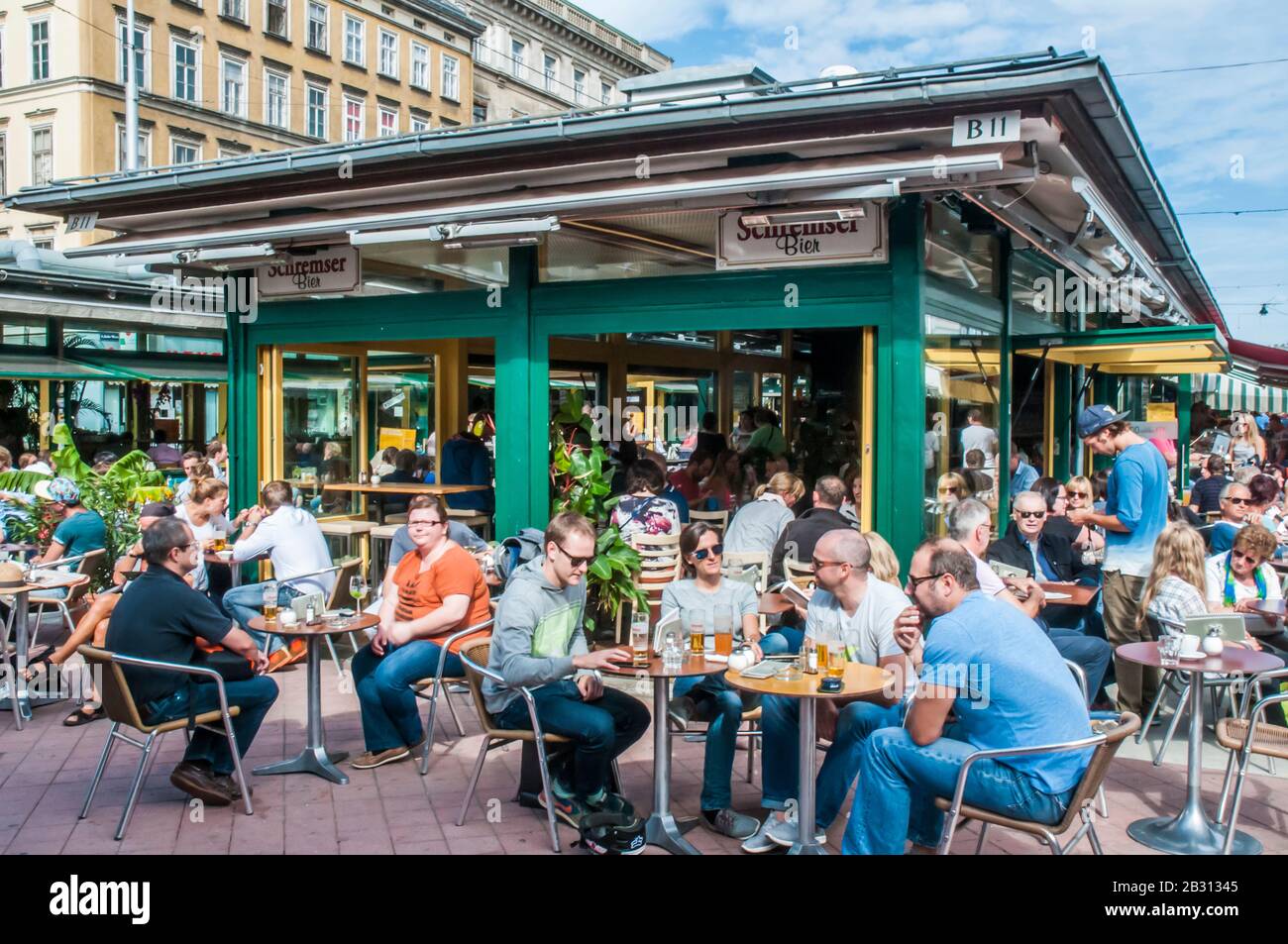 The flea market at naschmarkt immagini e fotografie stock ad alta ...