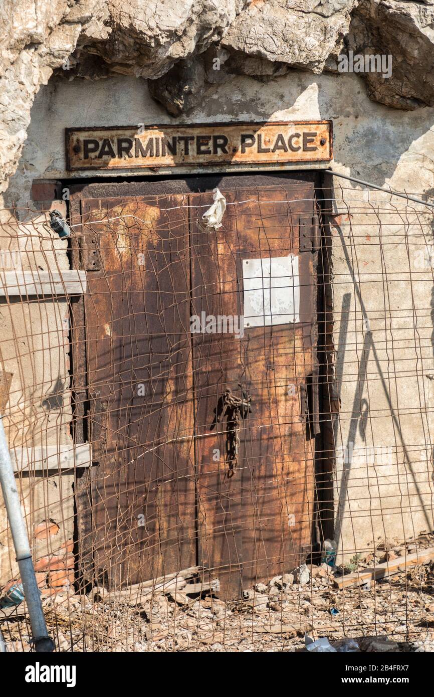 Porta chiusa immagini e fotografie stock ad alta risoluzione - Alamy