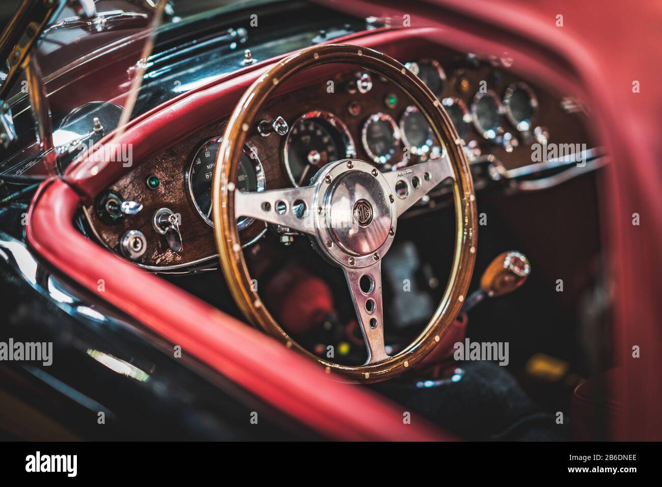 Spie cruscotto immagini e fotografie stock ad alta risoluzione - Alamy