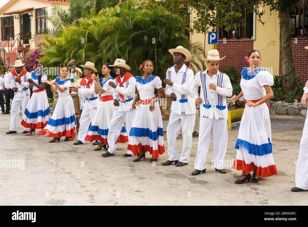 Danza cubana immagini e fotografie stock ad alta risoluzione - Alamy
