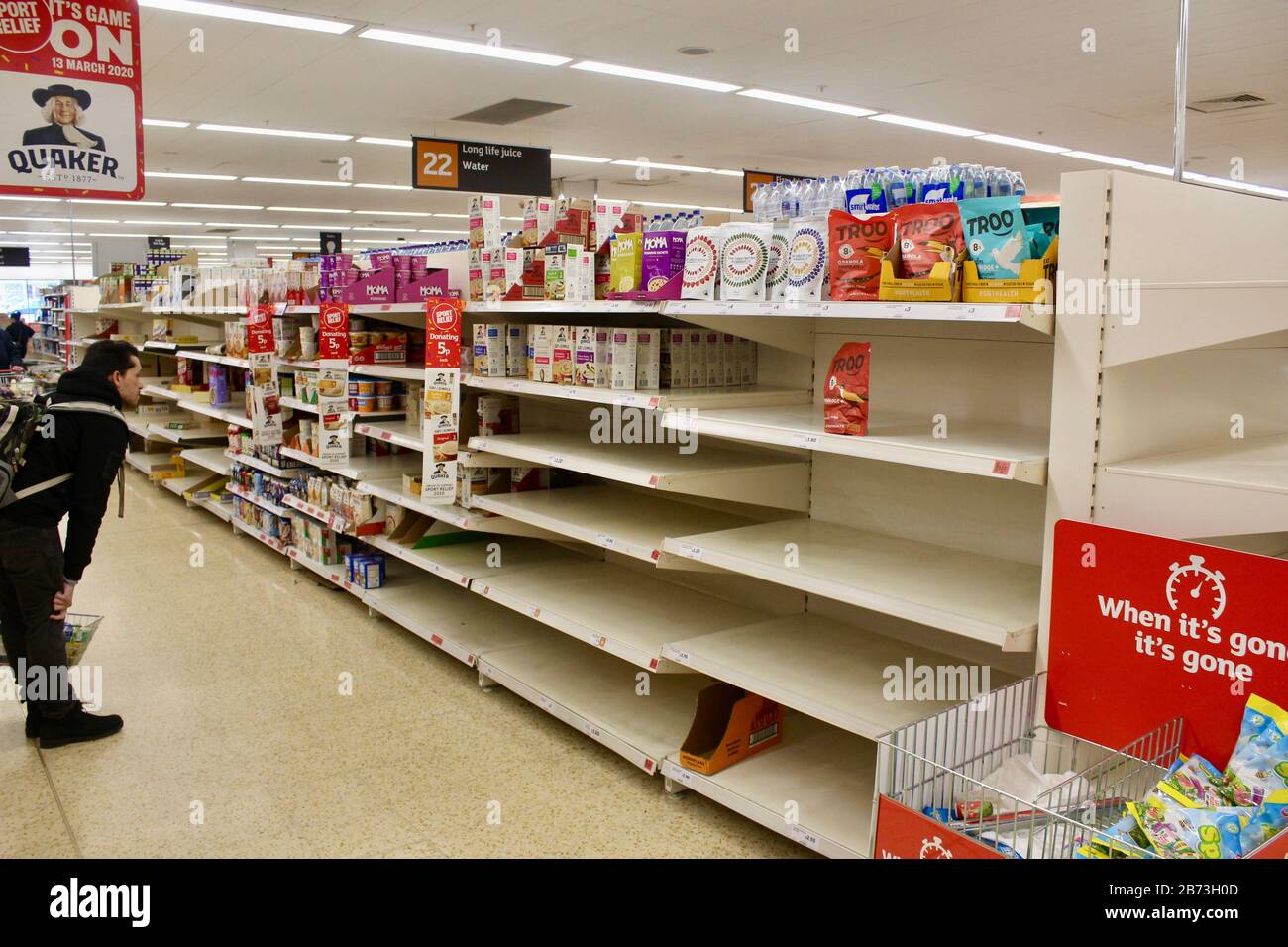 Scaffali vuoti carta igienica tesco immagini e fotografie stock ad alta ...