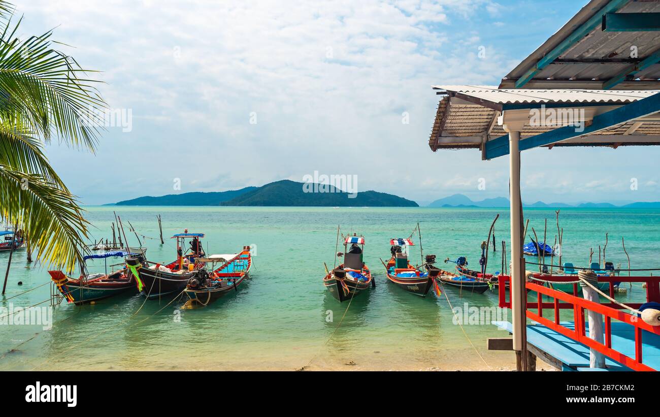 Barca charter turistica a coda lunga immagini e fotografie stock ad ...