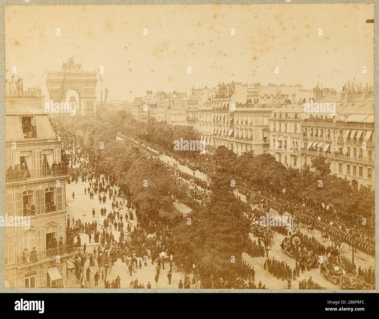 Funerale di Victor Hugo parata sugli Champs Elysees, 1 giugno 1885 ...