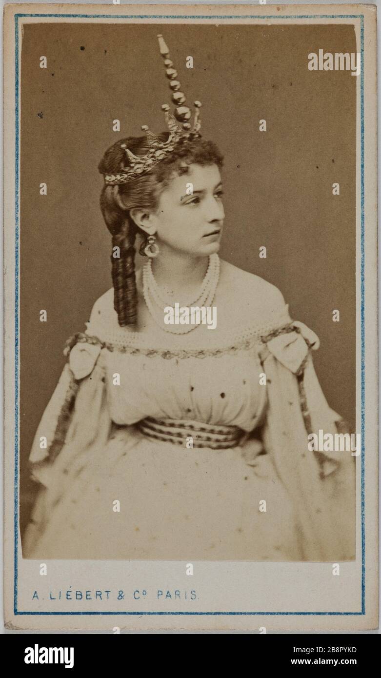 Ritratto di coclea bianca (attrice? Théâtre du Châtelet) Alphonse ...