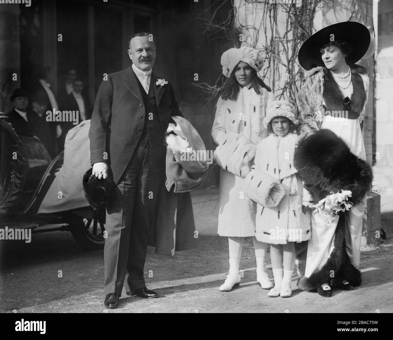 George Jay Gould e la famiglia al matrimonio di sua sorella nel gennaio ...