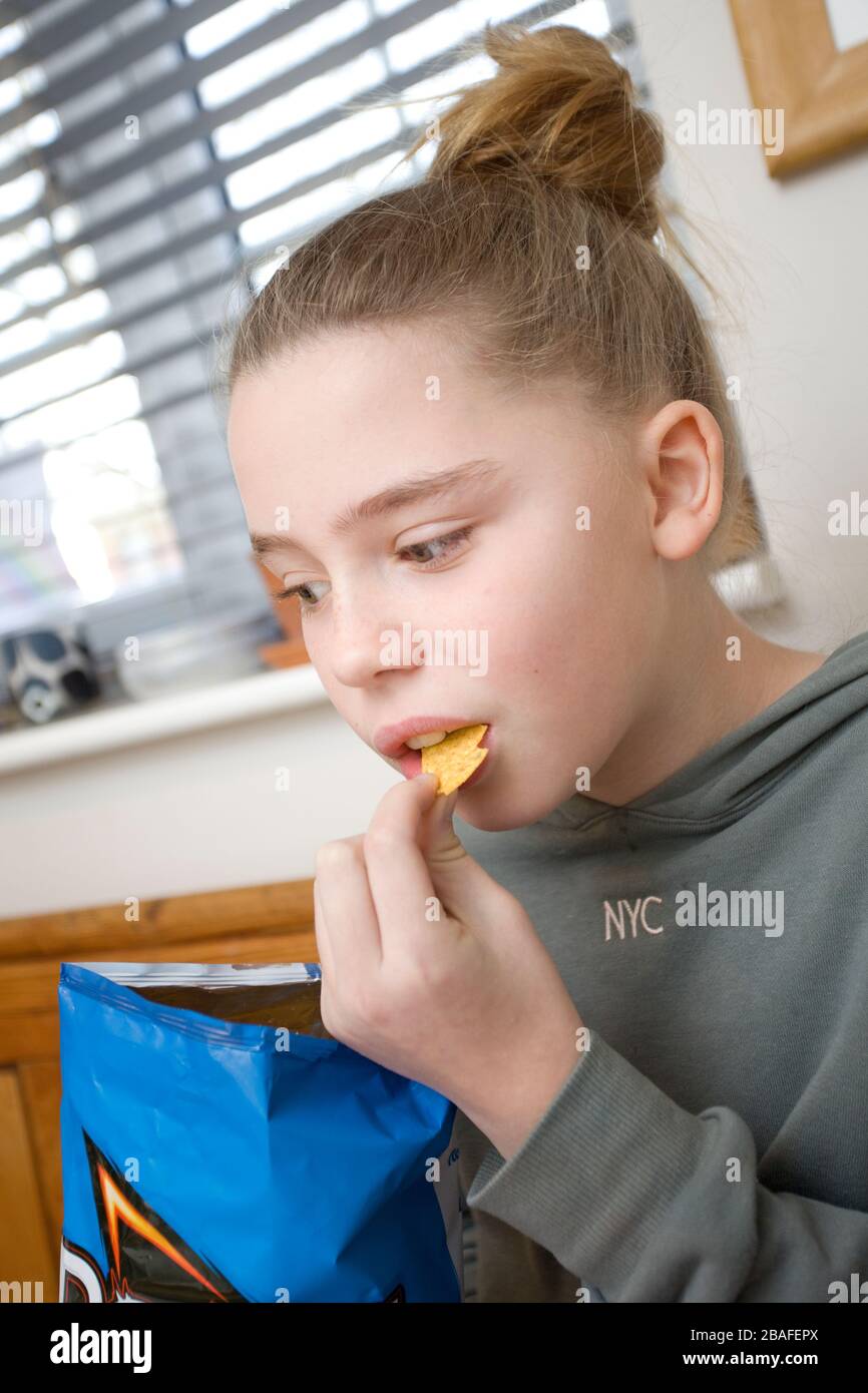 Patatine doritos immagini e fotografie stock ad alta risoluzione - Alamy