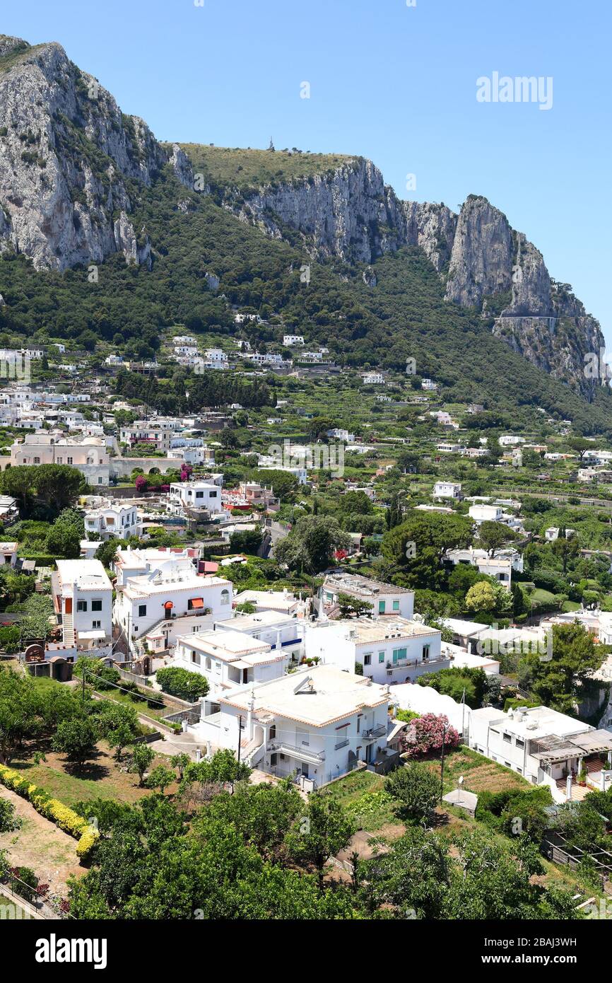 Isola italiana di capri immagini e fotografie stock ad alta risoluzione ...