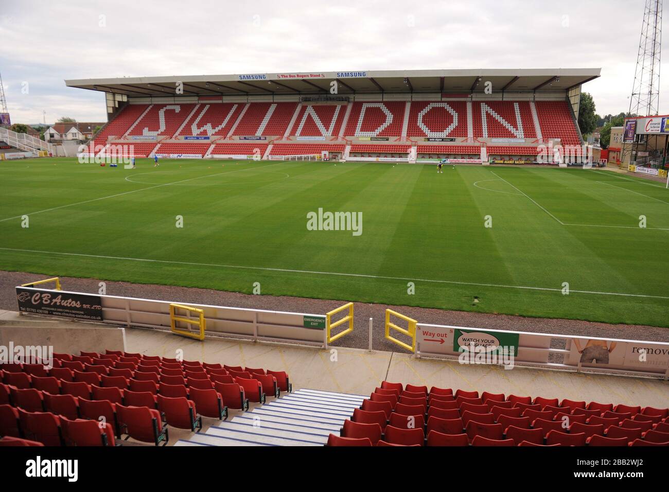 Campo da calcio stadio ampics immagini e fotografie stock ad alta ...
