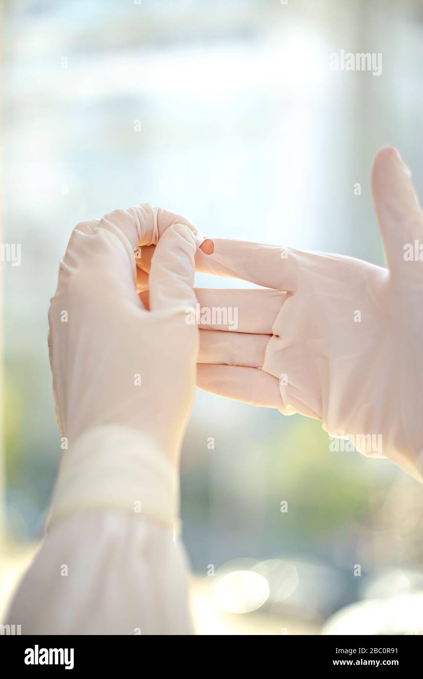 Dito rotto immagini e fotografie stock ad alta risoluzione - Alamy