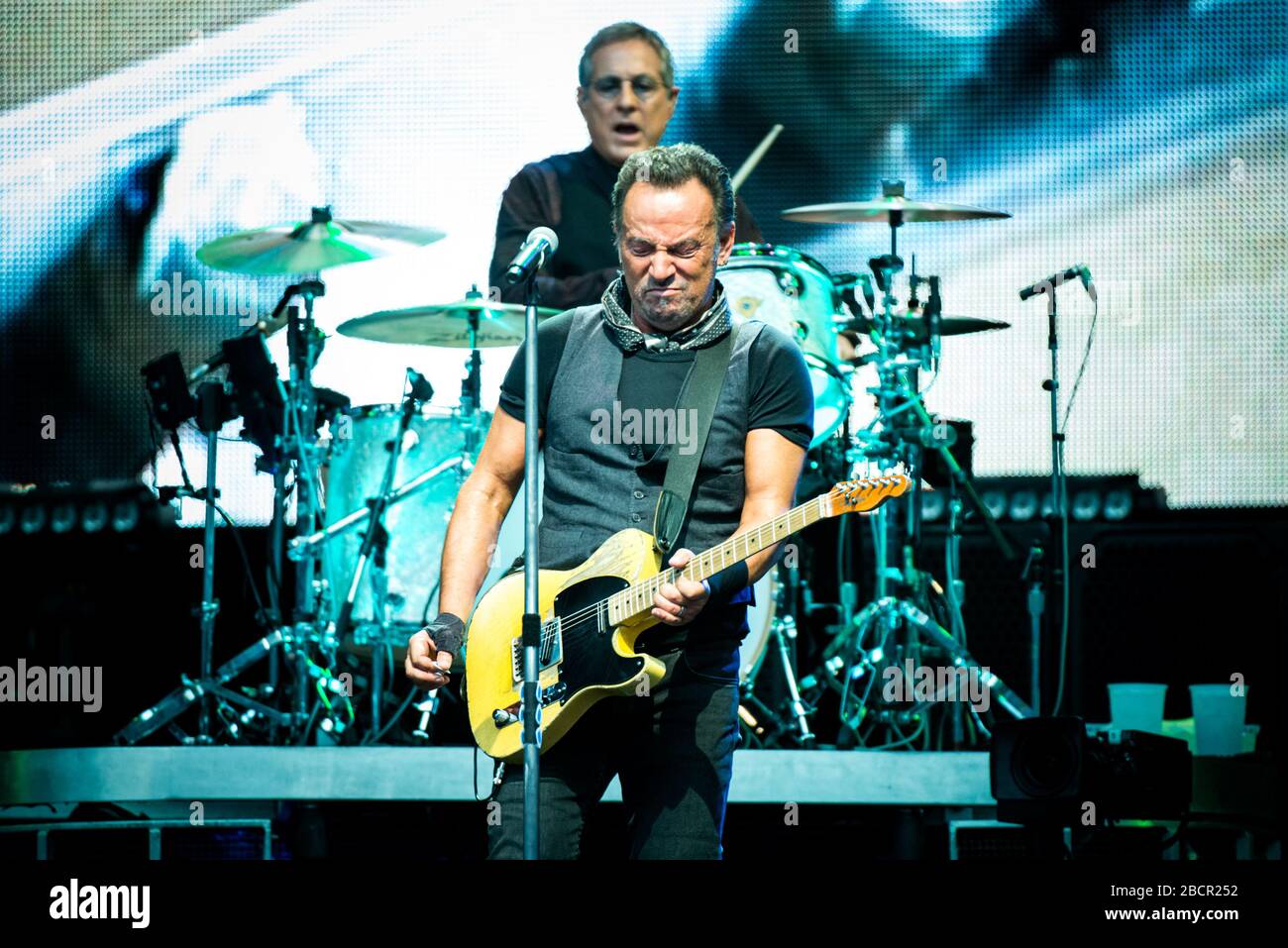 Il cantante e compositore americano Bruce Springsteen, insieme alla ...