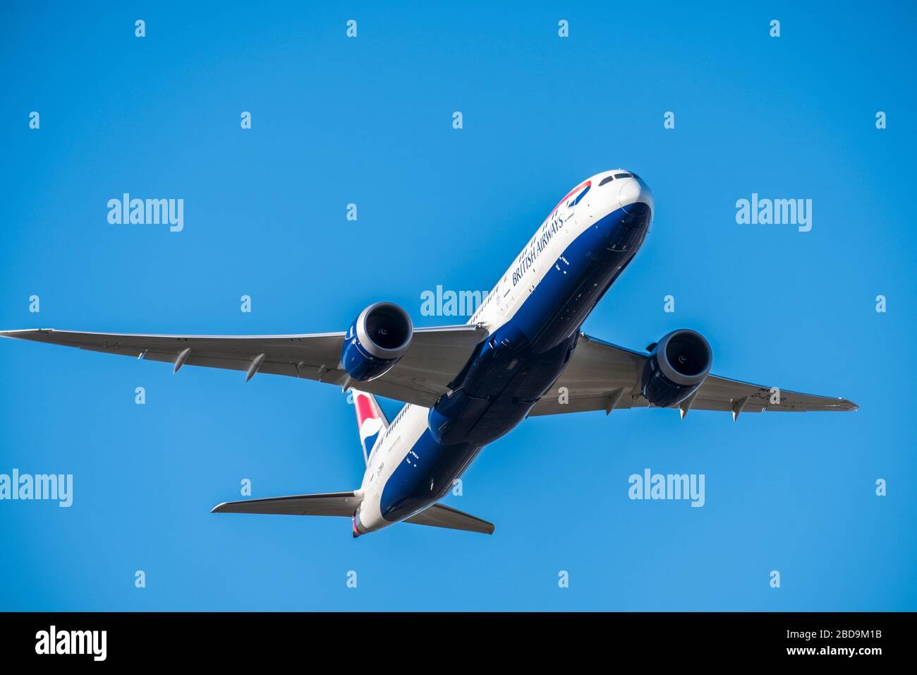 Aereo in decollo aereo immagini e fotografie stock ad alta risoluzione ...