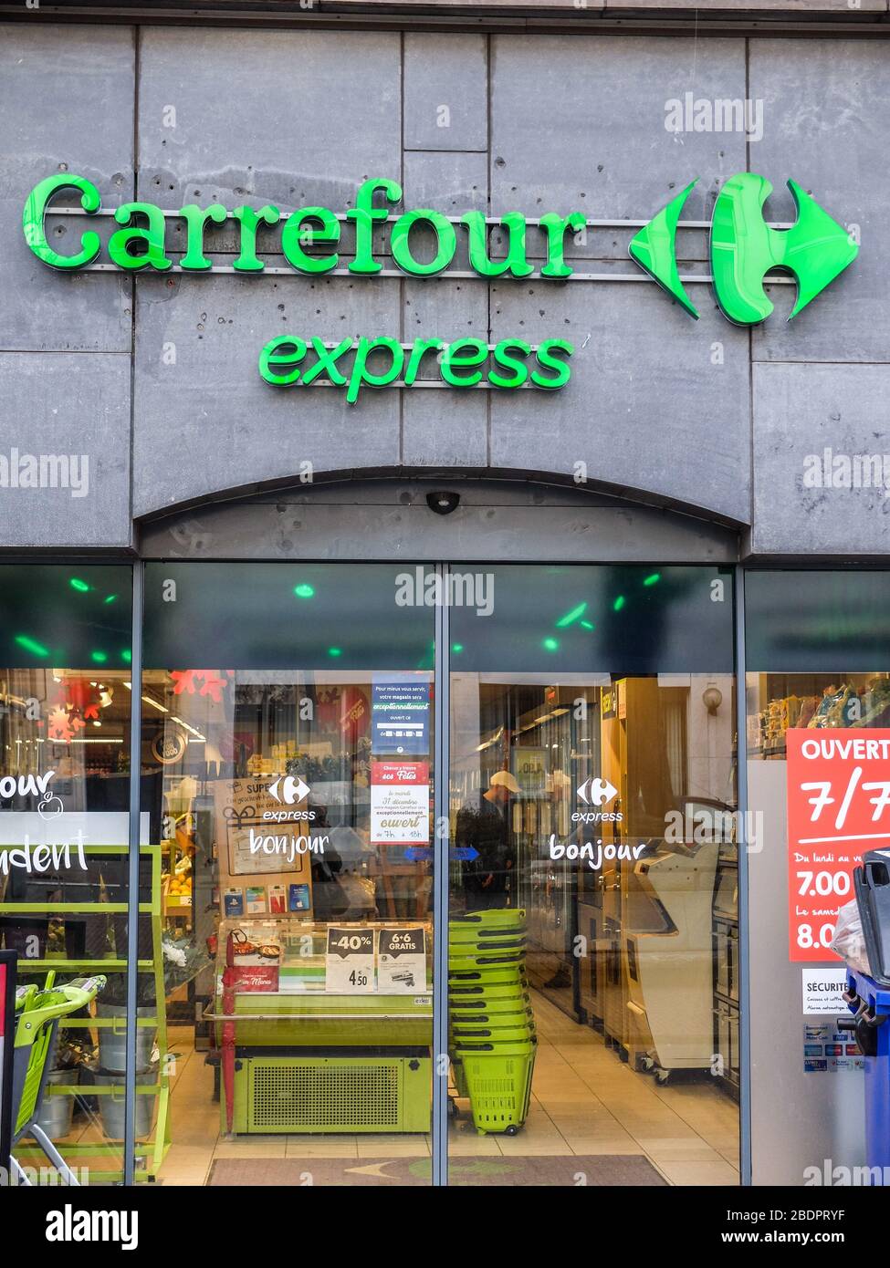 Marchio carrefour express immagini e fotografie stock ad alta ...