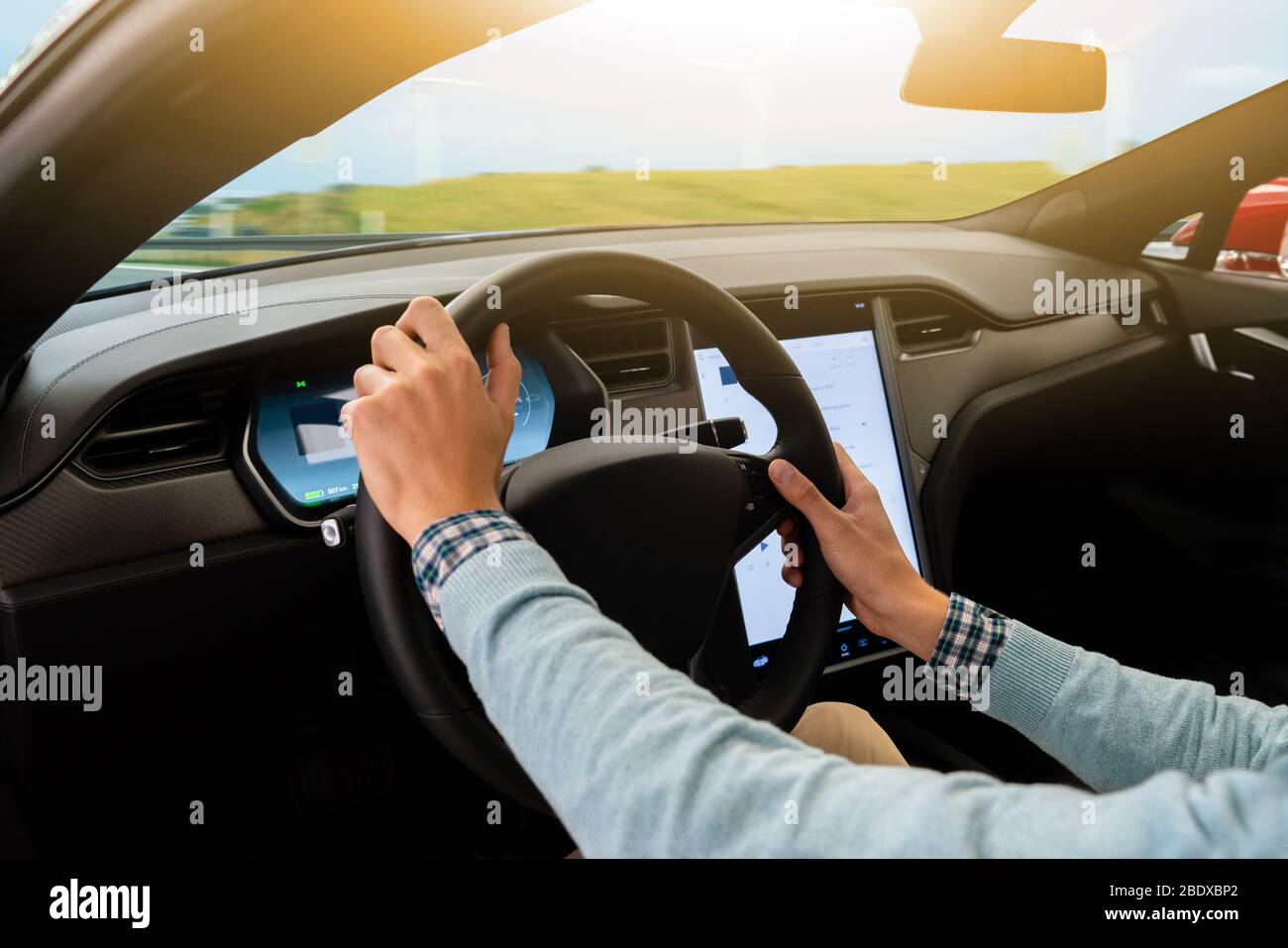 Guida auto elettrica immagini e fotografie stock ad alta risoluzione ...