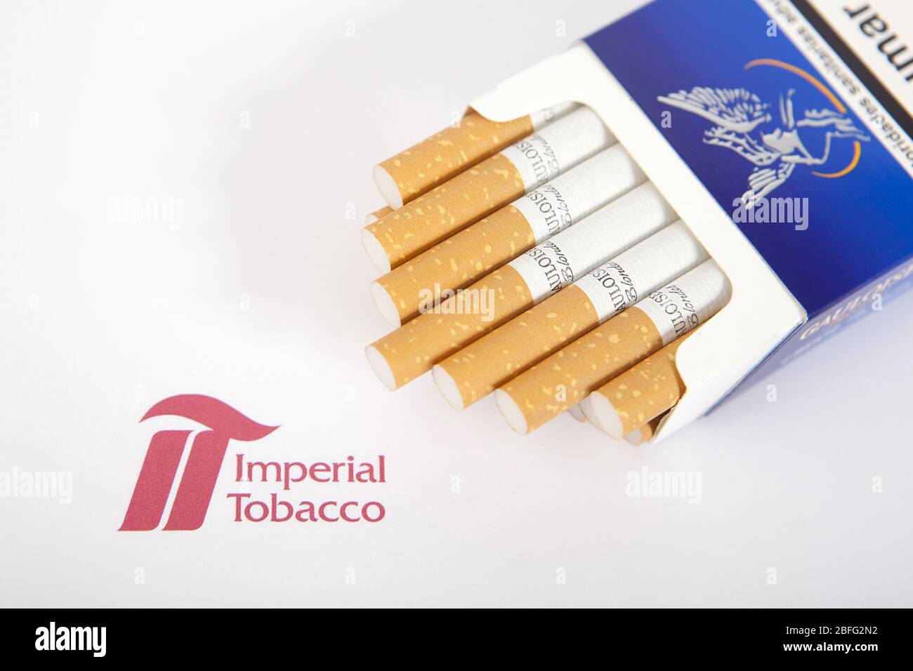 Gauloises cigarettes immagini e fotografie stock ad alta risoluzione ...