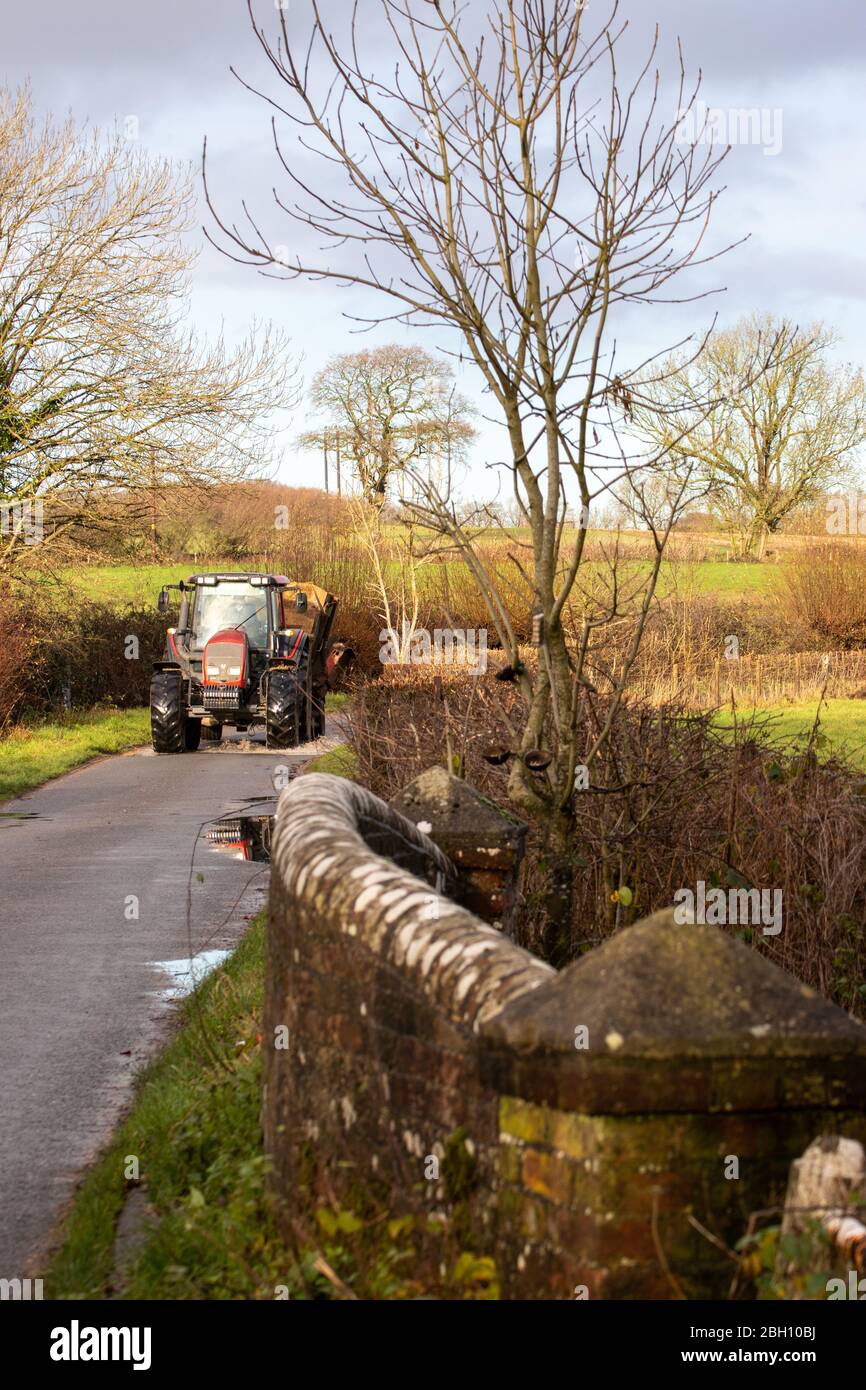 Guida su strade di campagna immagini e fotografie stock ad alta ...