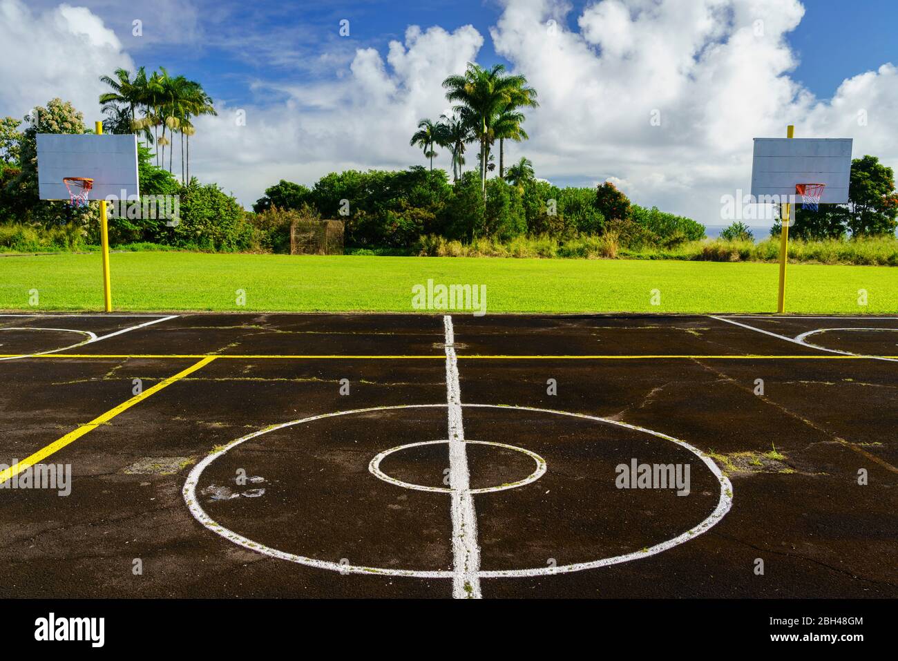 Basketball courts immagini e fotografie stock ad alta risoluzione - Alamy