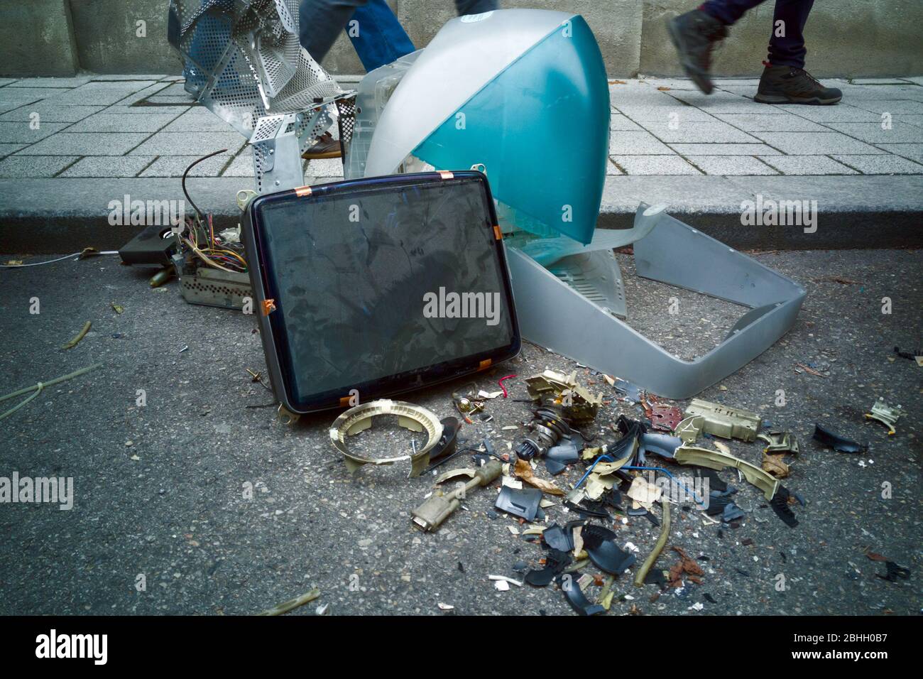 Schermo del computer rotto immagini e fotografie stock ad alta ...