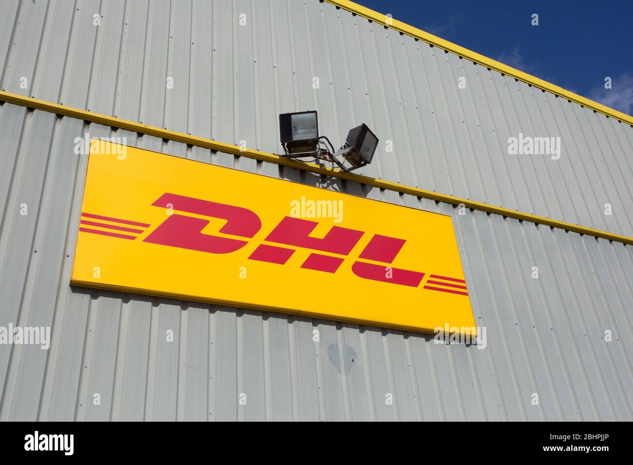 Dhl warehouse immagini e fotografie stock ad alta risoluzione - Alamy