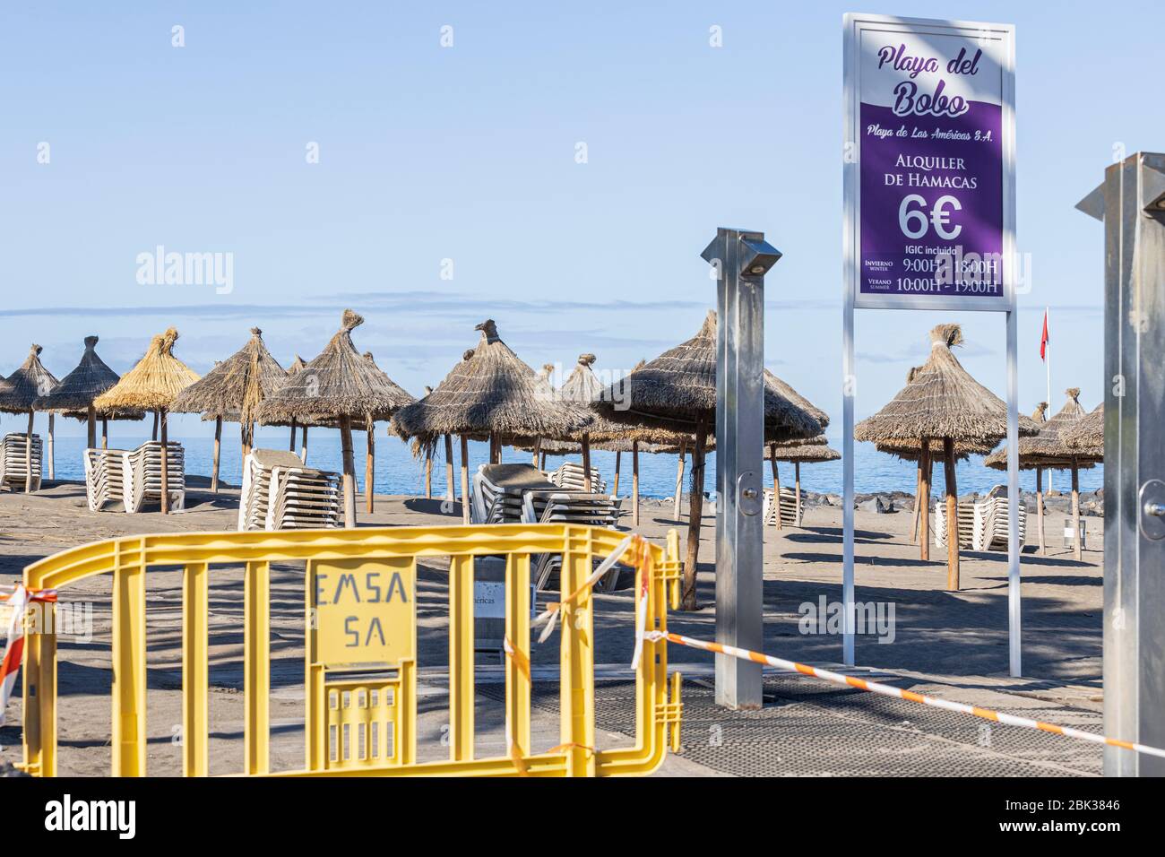 Spiagge vuote di Playa del Bobo nelle zone turistiche di Costa Adeje ...