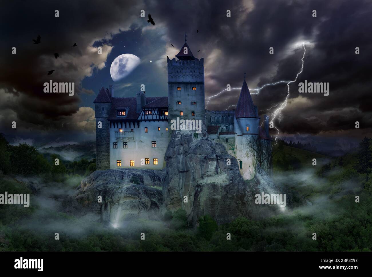 Famoso castello storico del conte Dracula nella città di Bran, il ...