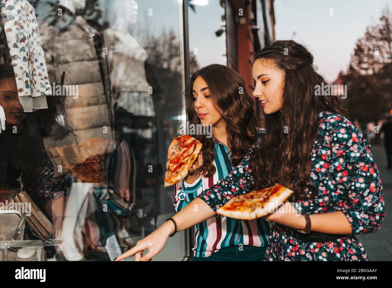 Ragazza Della Pizza Immagini e Fotos Stock - Alamy