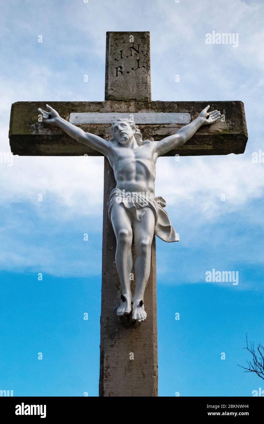 Croce di legno con cristo crocifisso immagini e fotografie stock ad ...