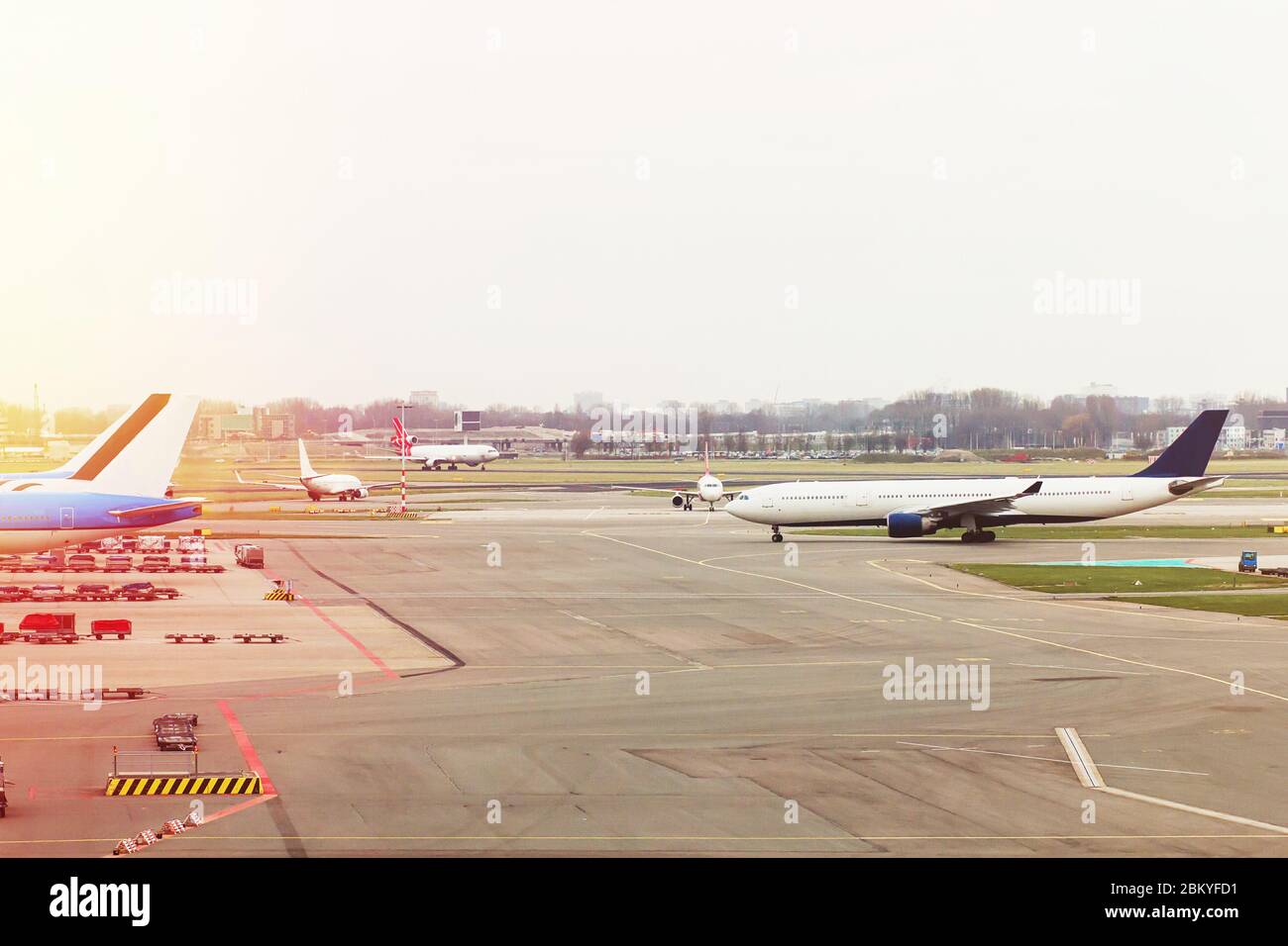 Aereo Al Tramonto Immagini e Fotos Stock - Alamy