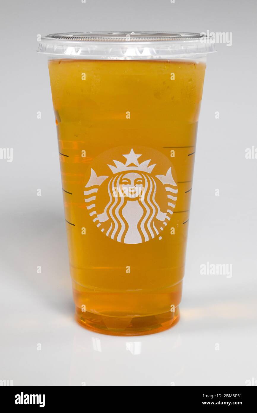 Starbucks cups immagini e fotografie stock ad alta risoluzione - Alamy