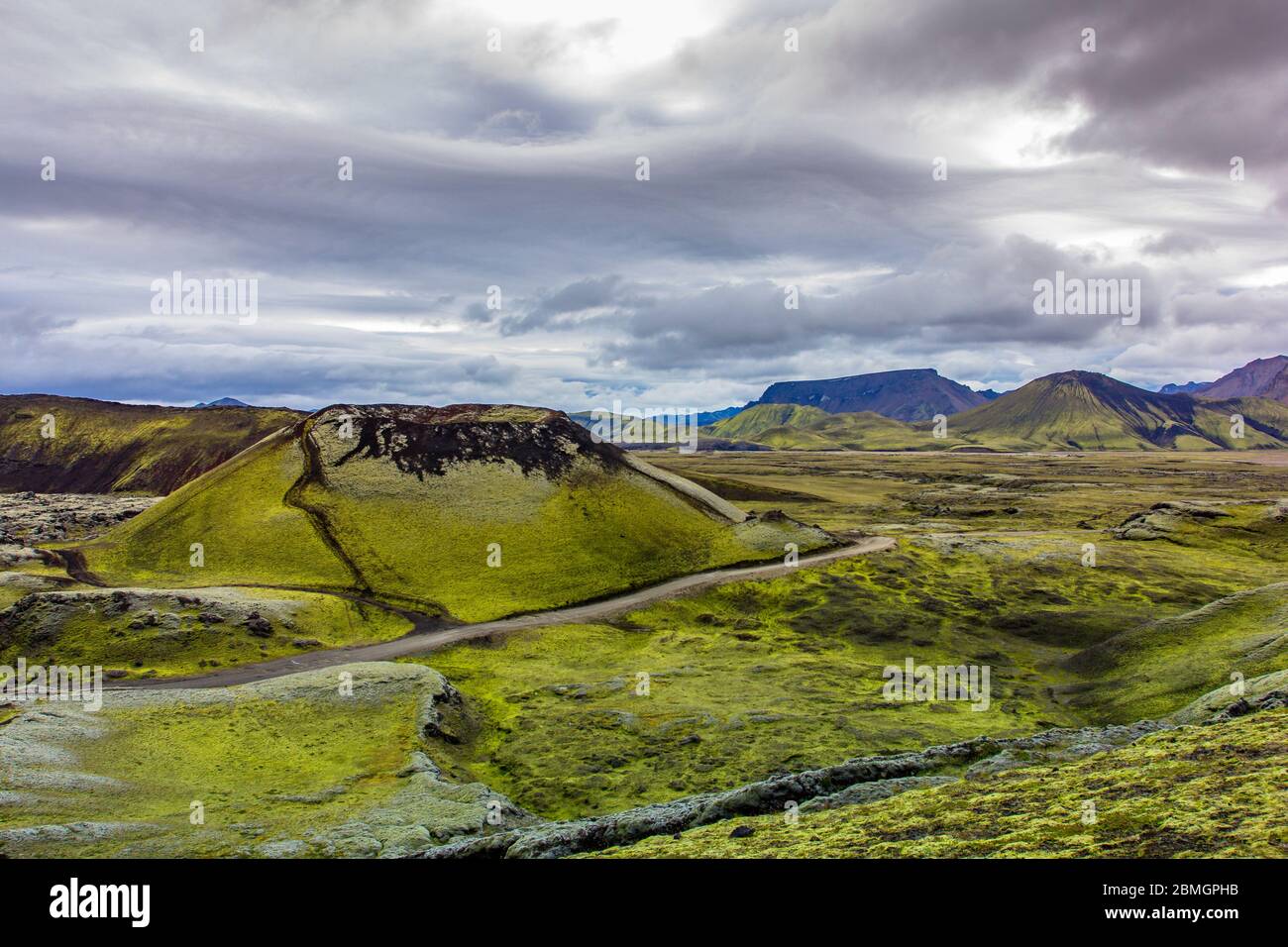 Cono vulcanico con immagini e fotografie stock ad alta risoluzione - Alamy