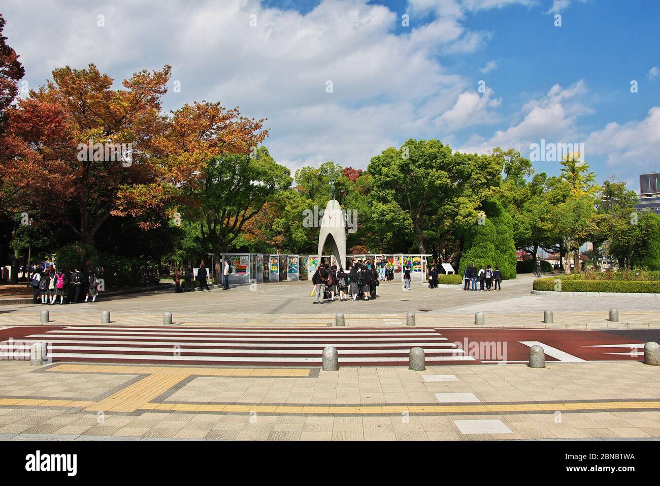 Hiroshima monumento per la pace dei bambini immagini e fotografie stock ... Hiroshima monumento per la pace dei bambini immagini e fotografie stock ...