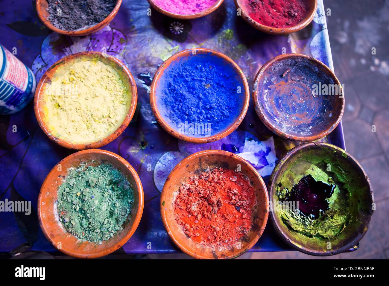 Coloranti tessili naturali immagini e fotografie stock ad alta ...