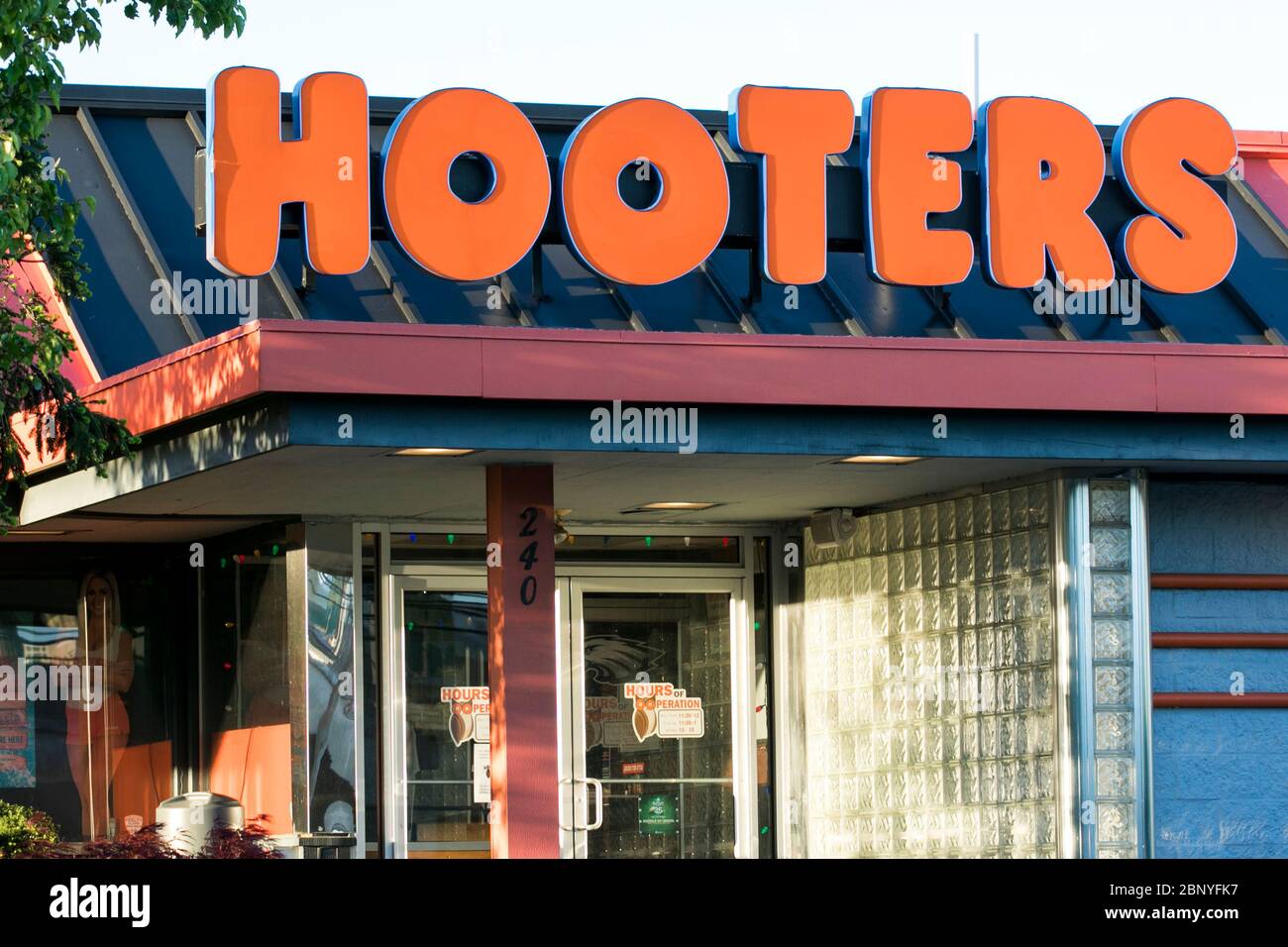 Logo di hooters immagini e fotografie stock ad alta risoluzione - Alamy